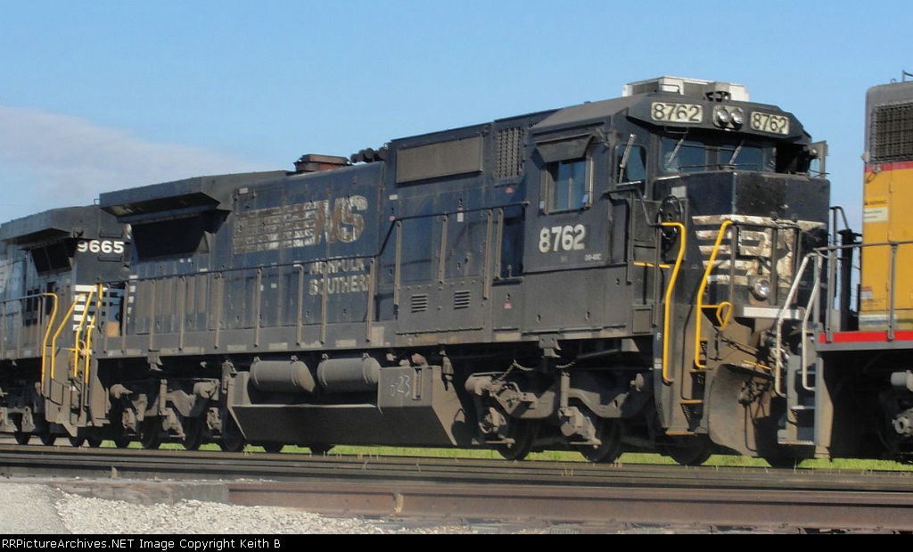 NS 8762
